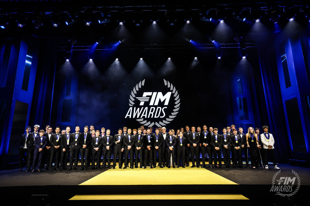 YOSHIMURA SERT MOTUL EWC TITLE TRIUMPH CELEBRATED AT FIM AWARDS ...