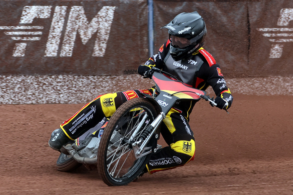 FIM Speedway - News - GERMAN RACER RISS GOES WILD IN LANDSHUT