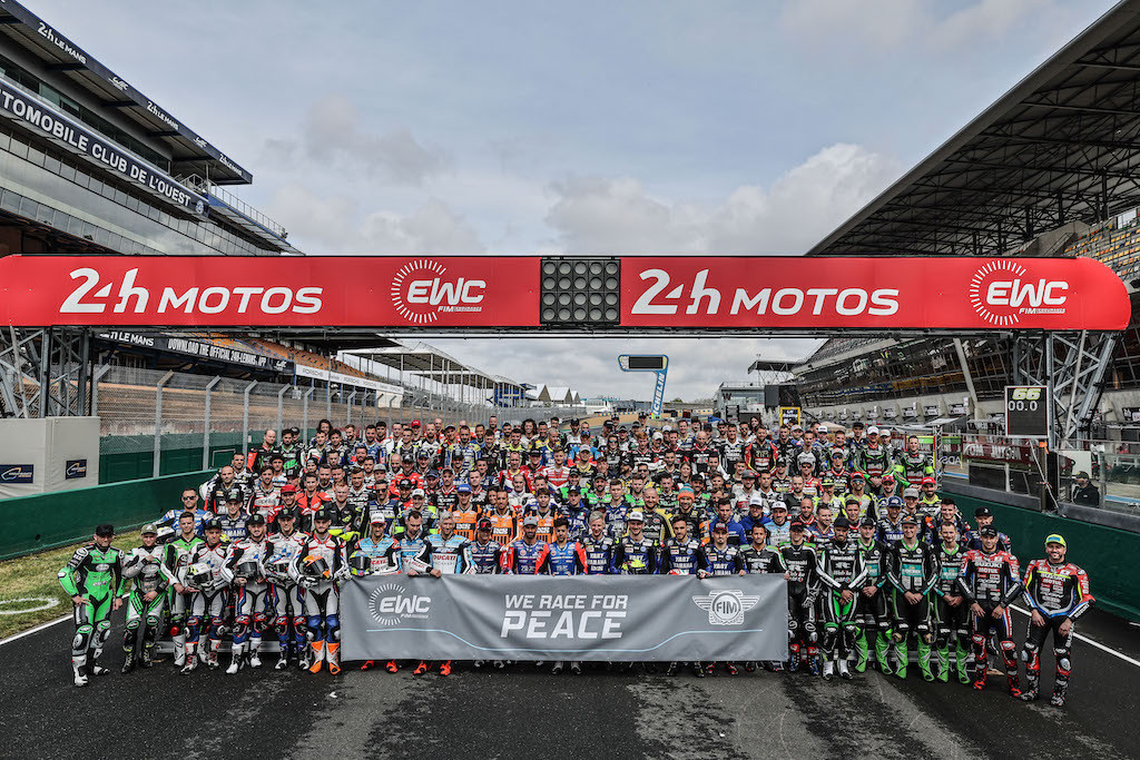EWC riders assemble to deliver peace message | FIM Endurance World ...